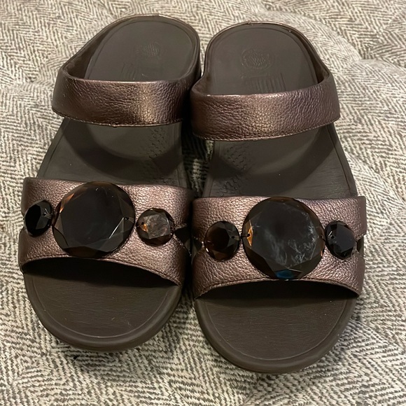 Fitflop | Shoes | Fitflop Metallic Sandals Size 5 | Poshmark
